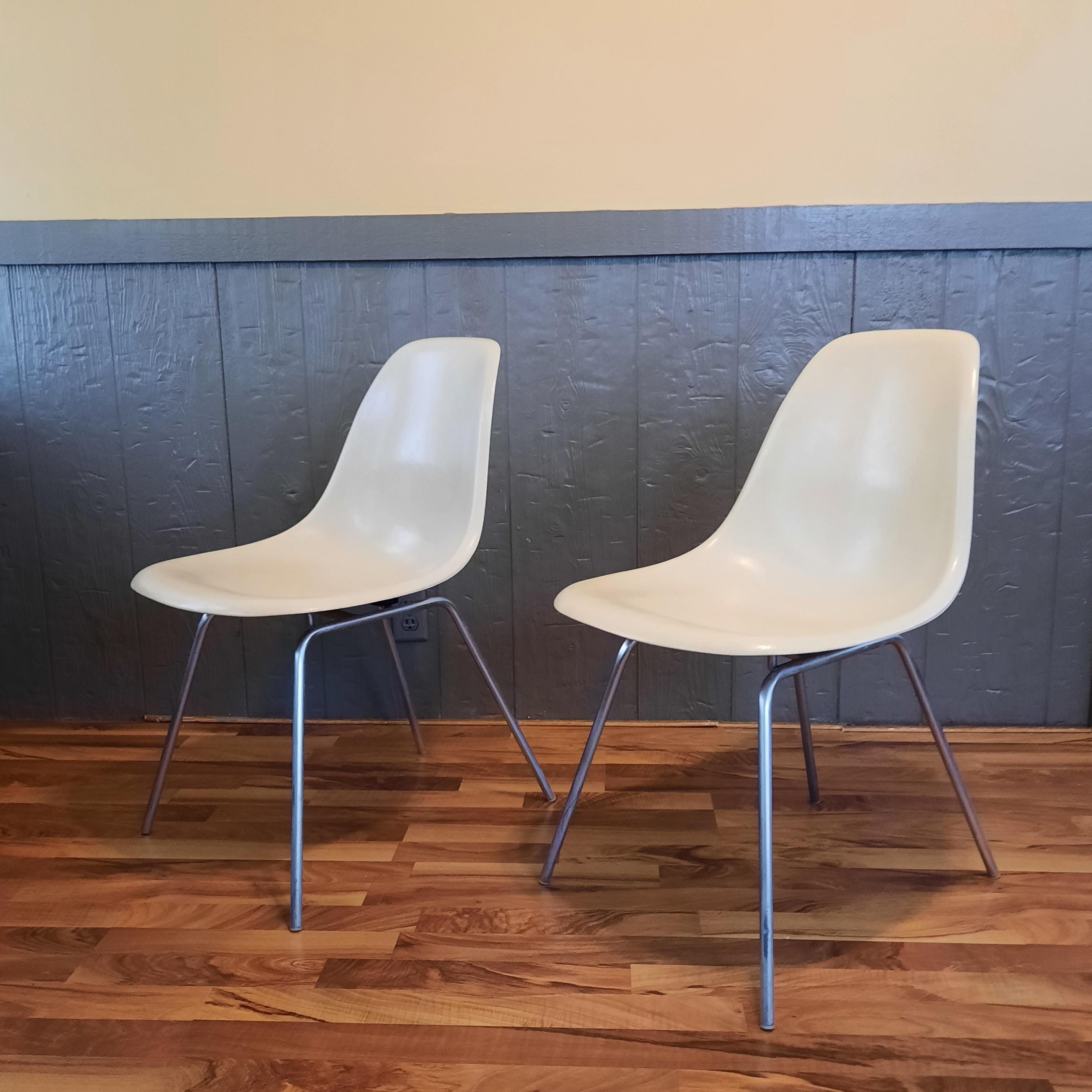 Midcentury Herman Miller Fiberglass Second Generation Parchment Chairs ...
