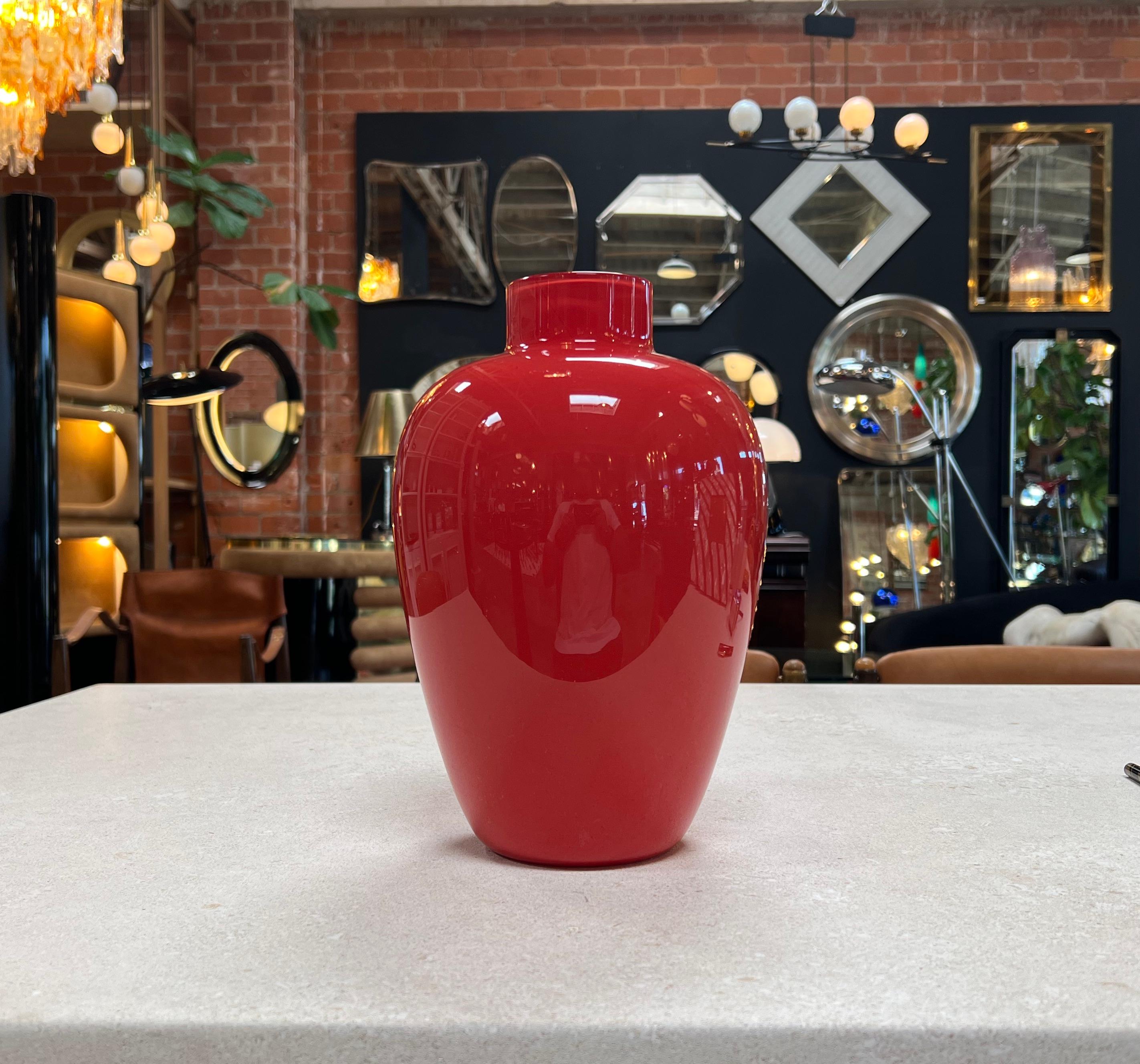 Mid Century Italian Red Vase By Venini 1960s at 1stDibs | vasi venini ...
