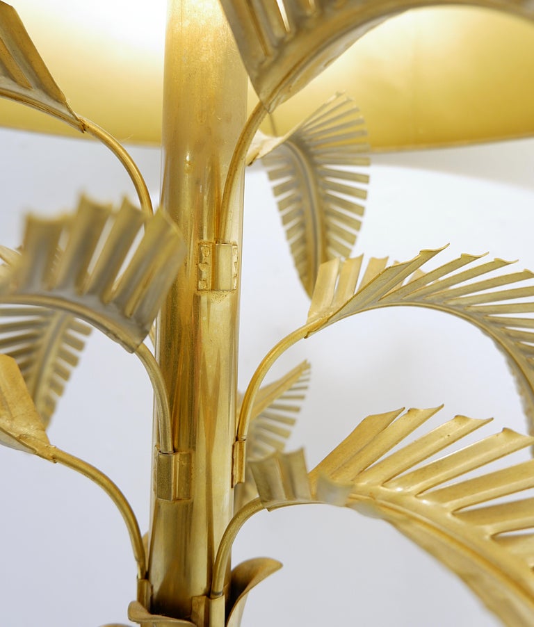 Mid Century Large Palm Tree Lamp in Gold Metal For Sale at 1stDibs