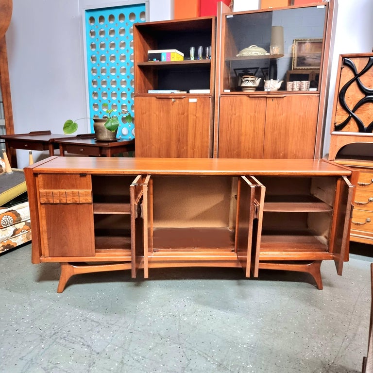 Mid Century Long Credenza Sideboard For Sale at 1stDibs