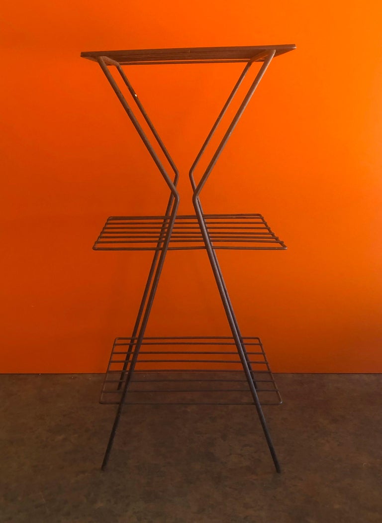 Midcentury Metal Wire Side Table / Stand at 1stDibs