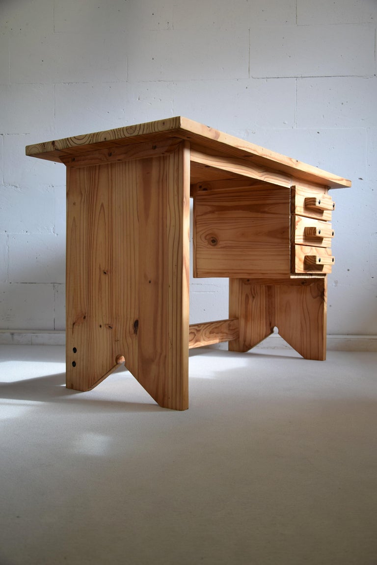 Mid-Century Modern Pine Desk at 1stDibs