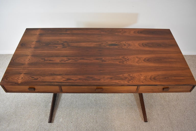 Mid-Century Modern Arne Vodder Rosewood Desk For Sale at 1stDibs