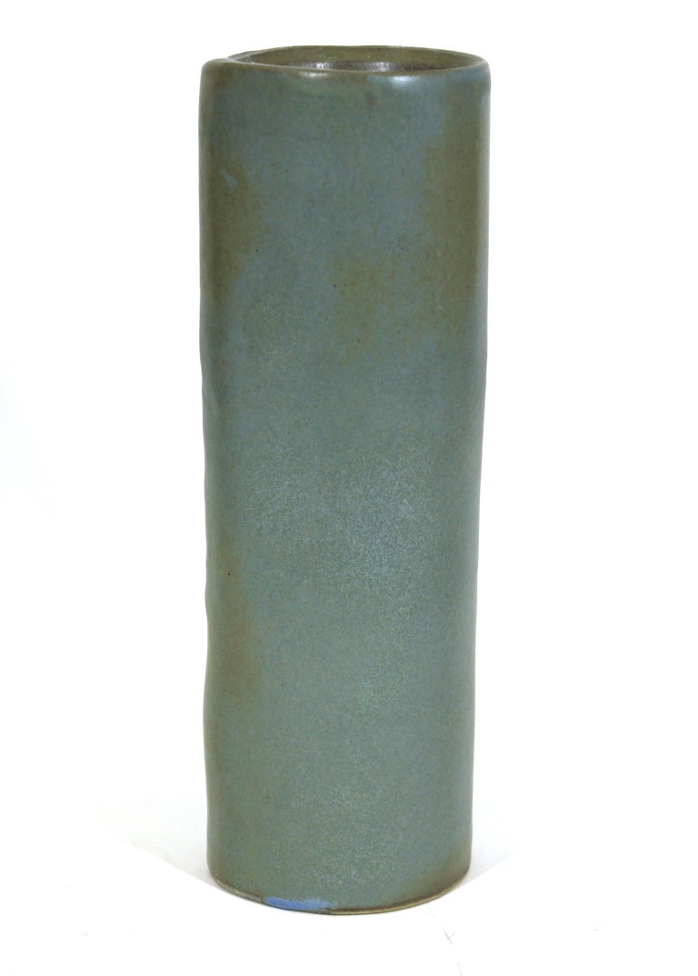 Mid-Century Modern Art Studio Pottery Vase For Sale at 1stDibs