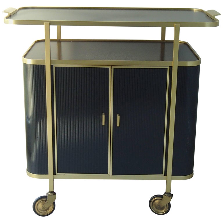 Mid-Century Modern Barwagen aus schwarzem Aluminium, Gold und Rot innen ...