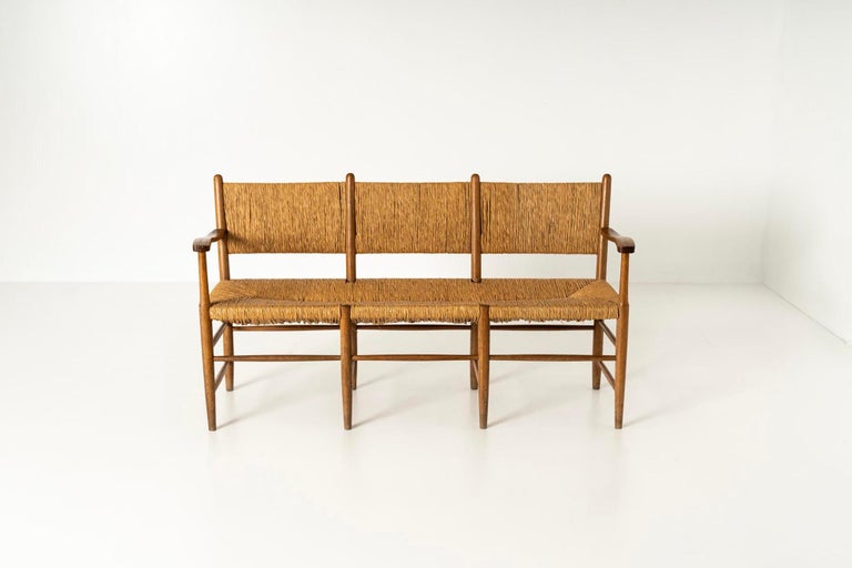 Mid-Century Modern Bench with Oak and Straw For Sale at 1stDibs