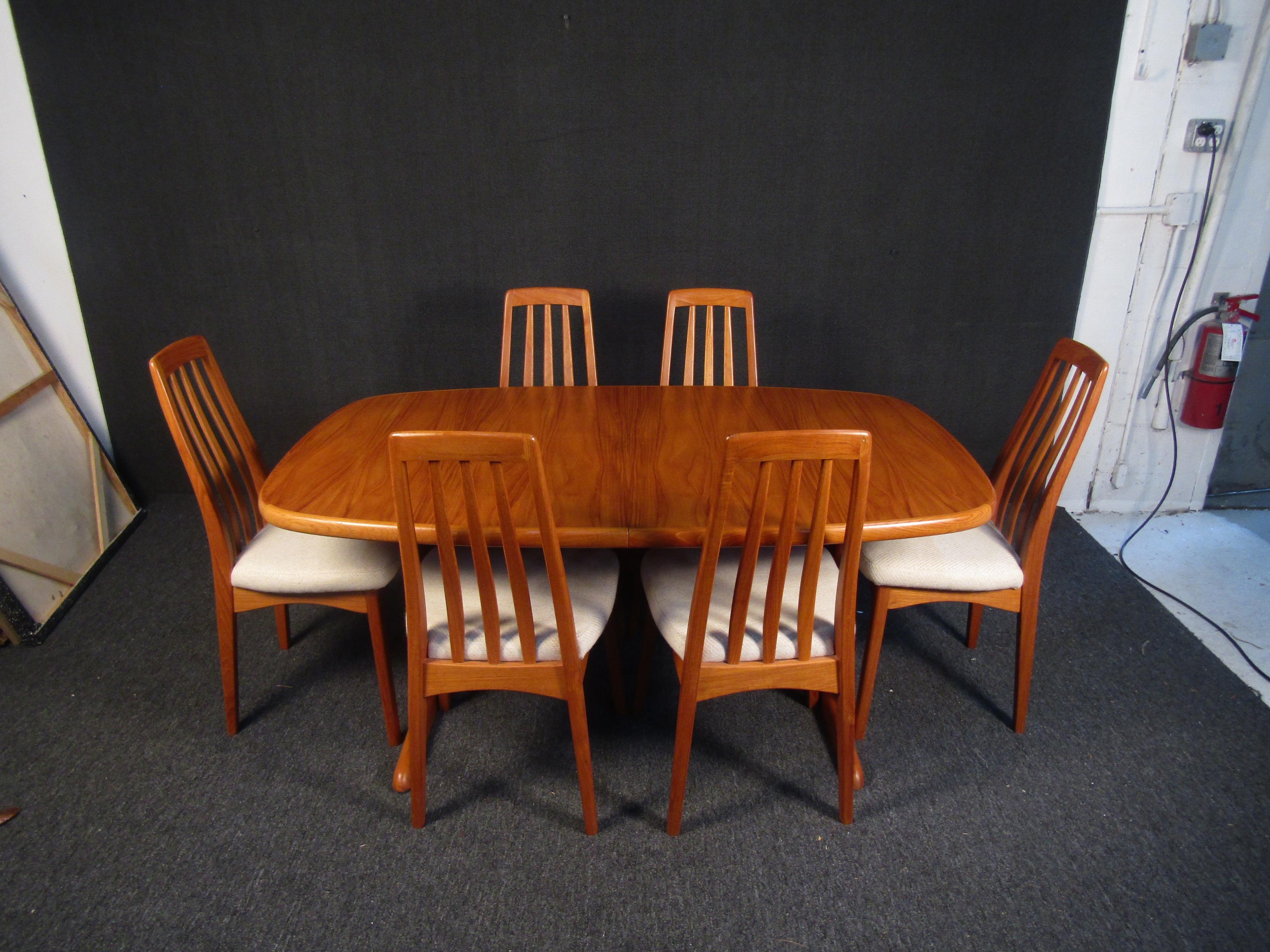 Mid-Century Modern Benny Linden Danish Teak Dining Set at 1stDibs ...