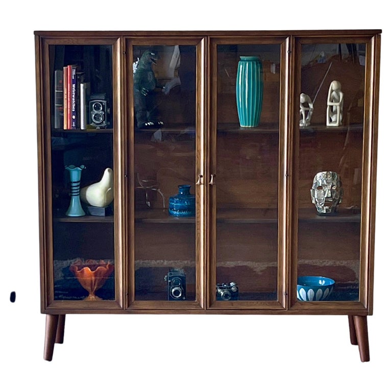 Mid-Century Modern Broyhill Brasilia China Display Cabinet at 1stDibs