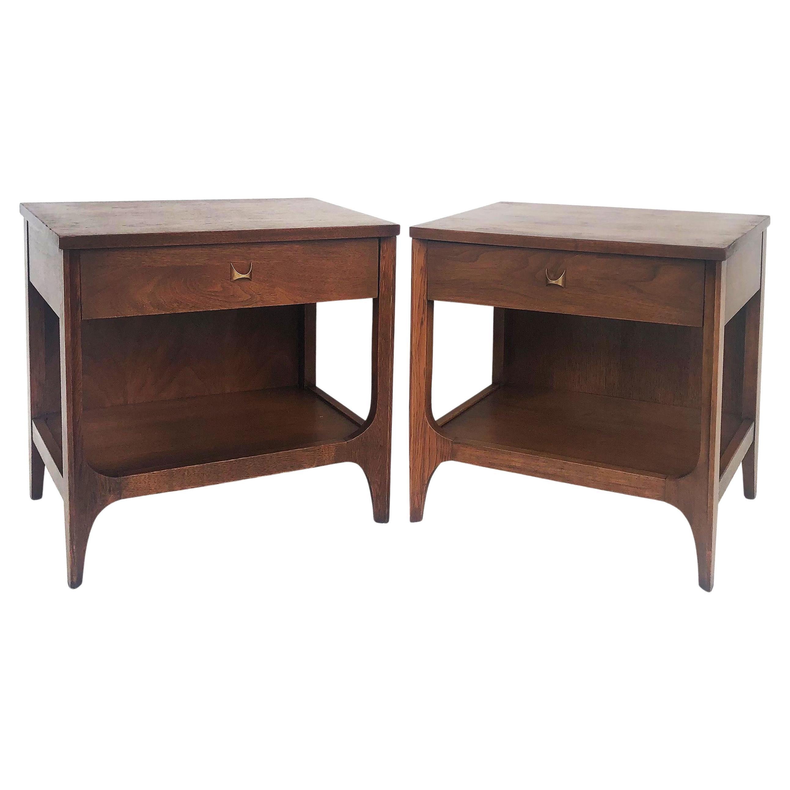 Mid-Century Modern Broyhill Brasilia Walnut Night Stands, 1960s Pair at ...