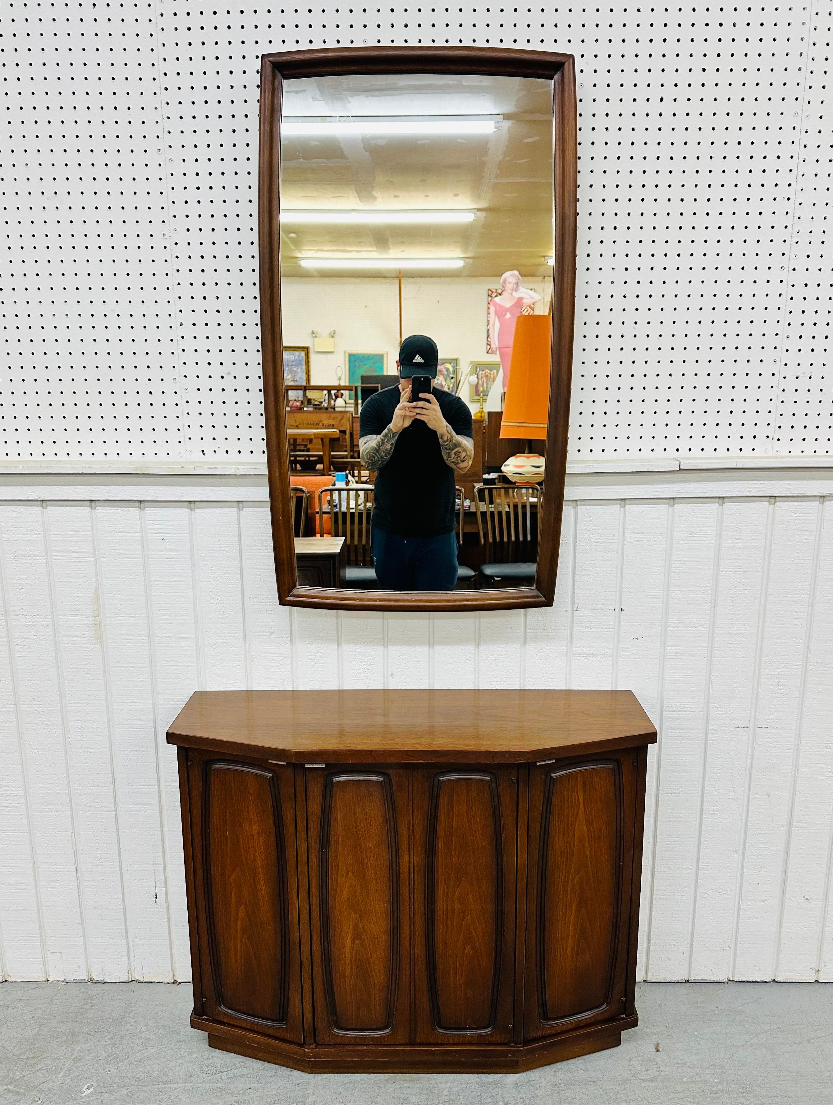 Mid-Century Modern Broyhill Emphasis Console and Mirror For Sale at 1stDibs