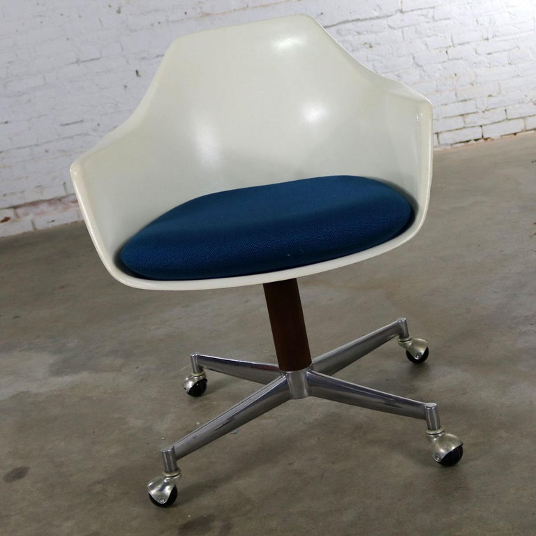 Mid-Century Modern Burke Inc Fiberglass Shell Desk Armchair Rolling ...
