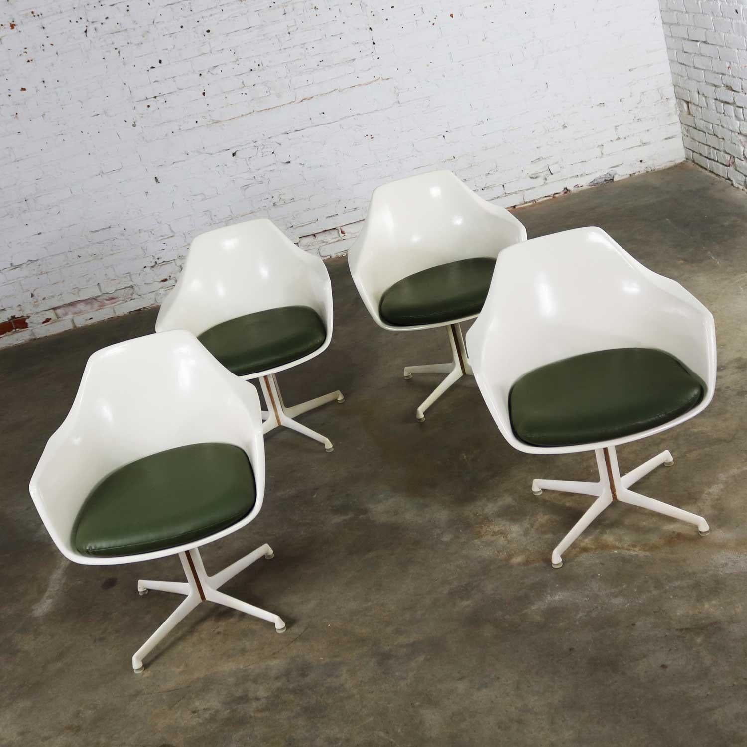 Mid-Century Modern Burke Tulip Game Table and 4 Fiberglass Shell Chairs ...