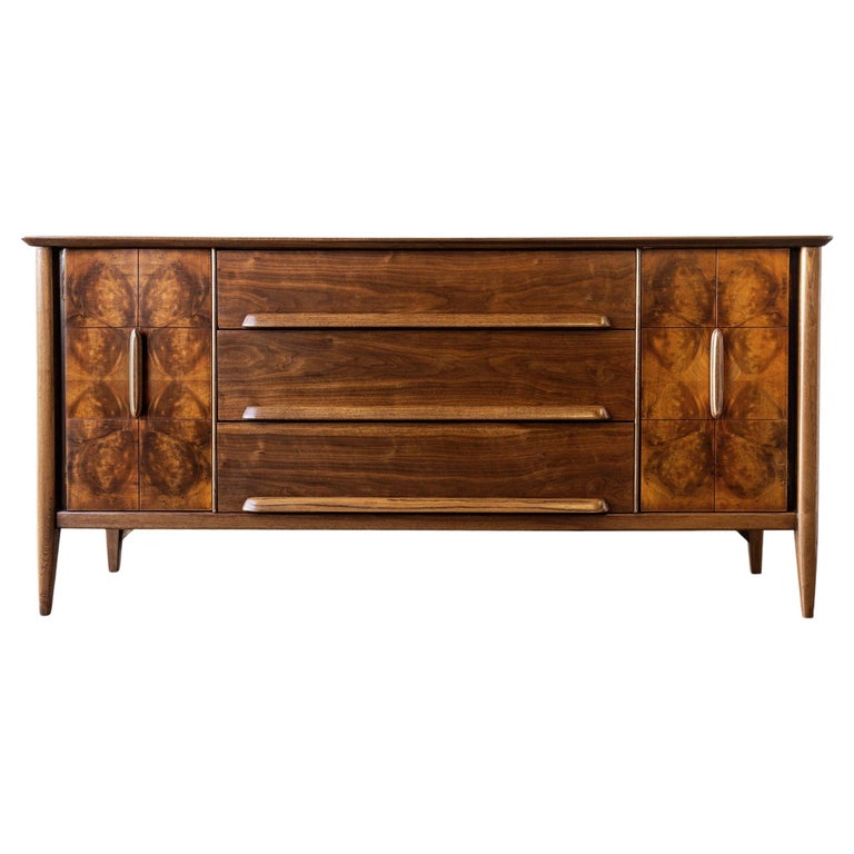 Mid-Century Modern Burl and Walnut Buffet For Sale at 1stDibs