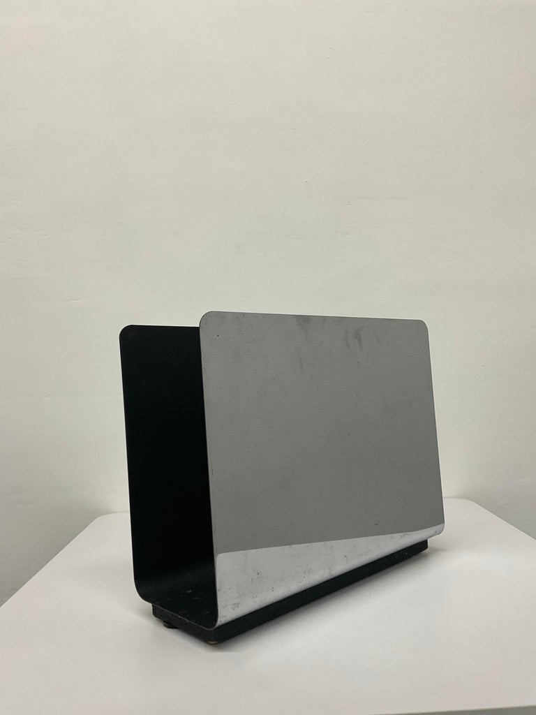Mid-Century Modern Chrome and Black Steel Magazine Rack For Sale at 1stDibs