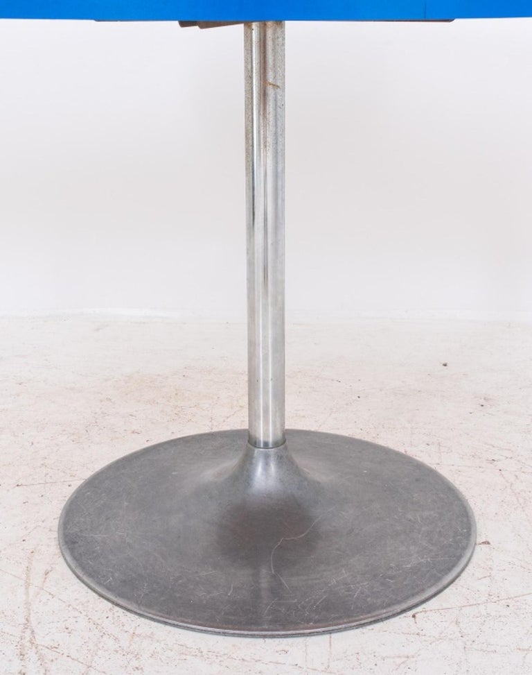 Mid-Century Modern Chrome Pedestal Table For Sale at 1stDibs