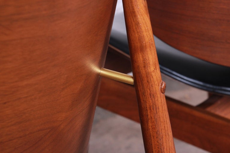 Mid-Century Modern Clam Shell Chairs by Seymour J. Wiener for Kodawood ...