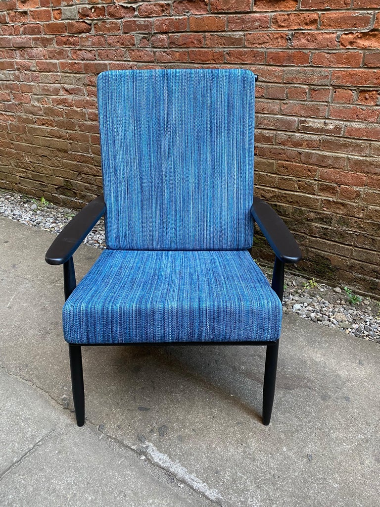 Mid-Century Modern Comb Back Spindle Lounge Chair For Sale at 1stDibs ...