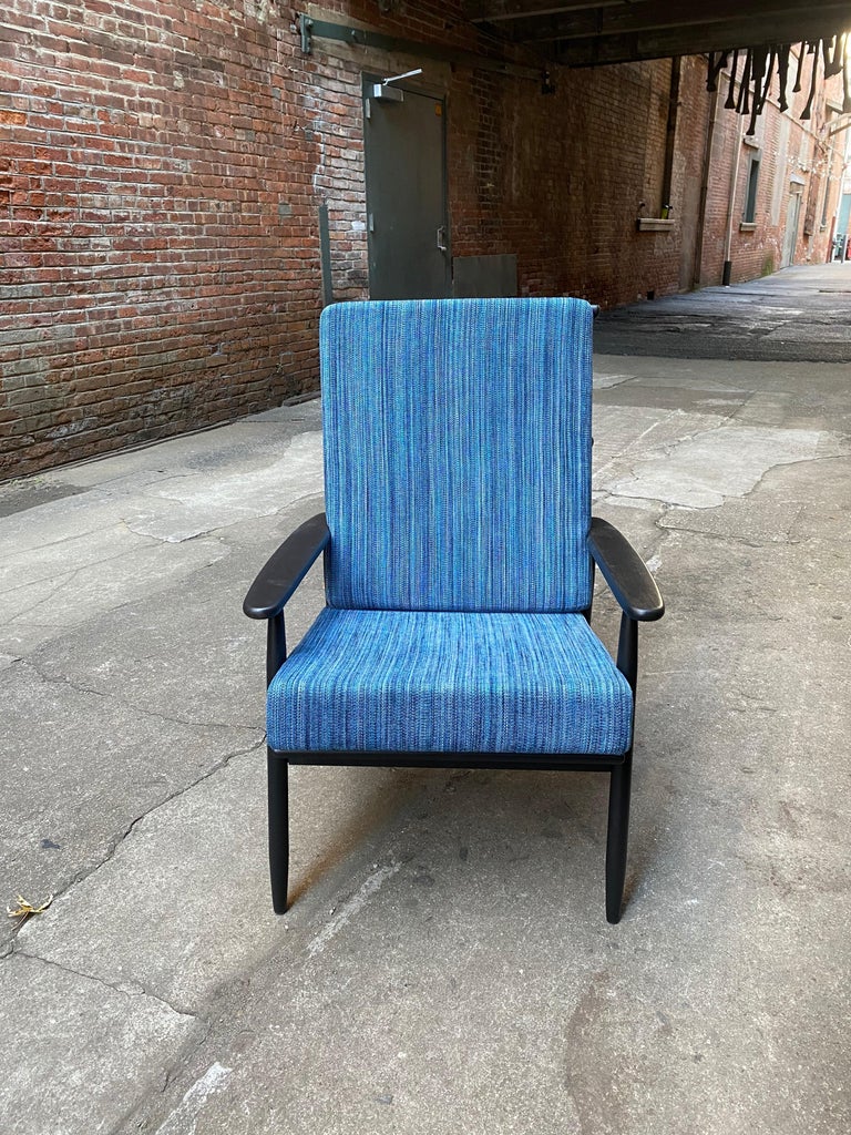 Mid-Century Modern Comb Back Spindle Lounge Chair For Sale at 1stDibs ...