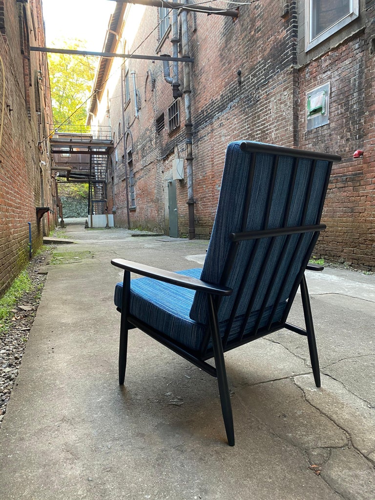 Mid-Century Modern Comb Back Spindle Lounge Chair For Sale at 1stDibs ...
