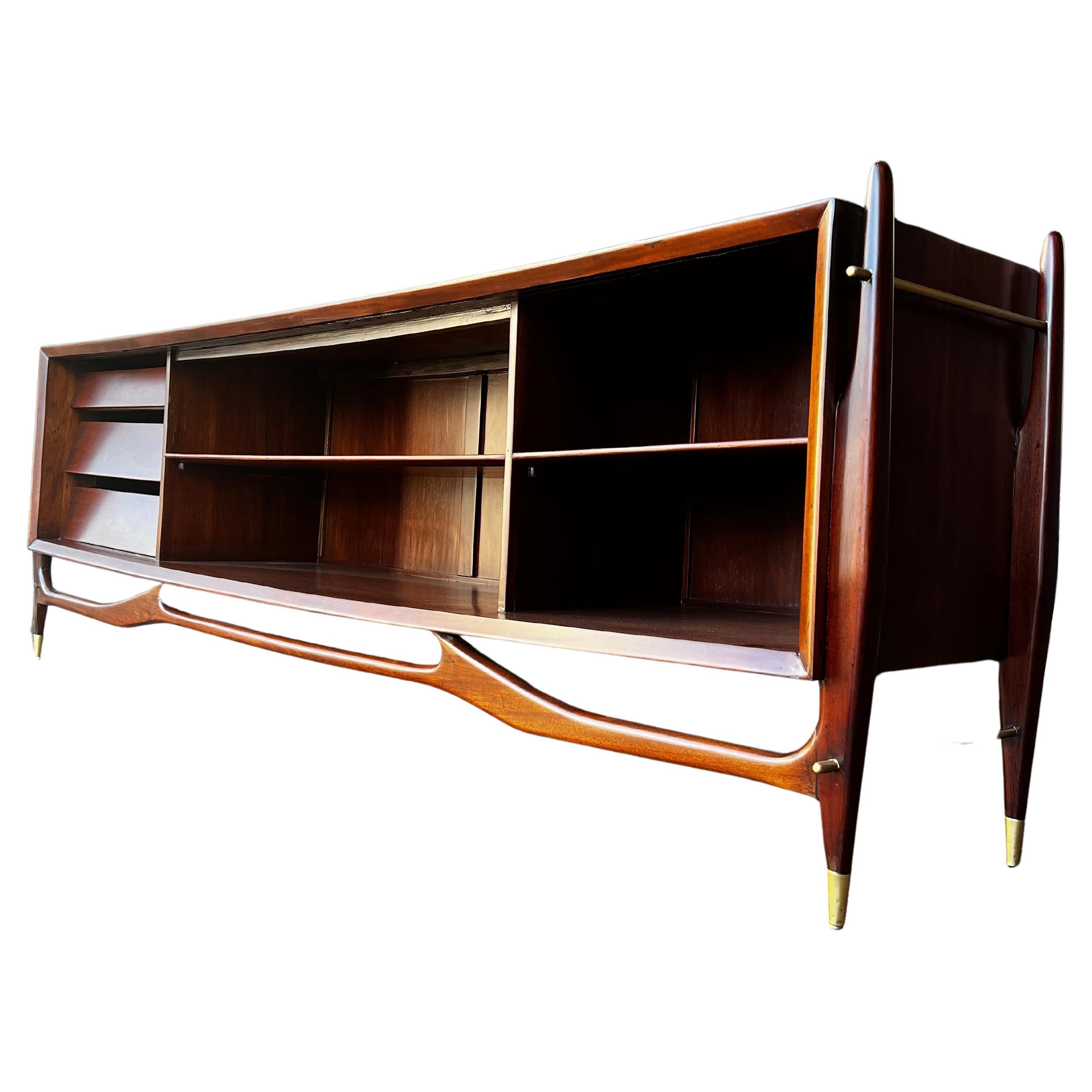 Mid-Century Modern Credenza For Sale at 1stDibs