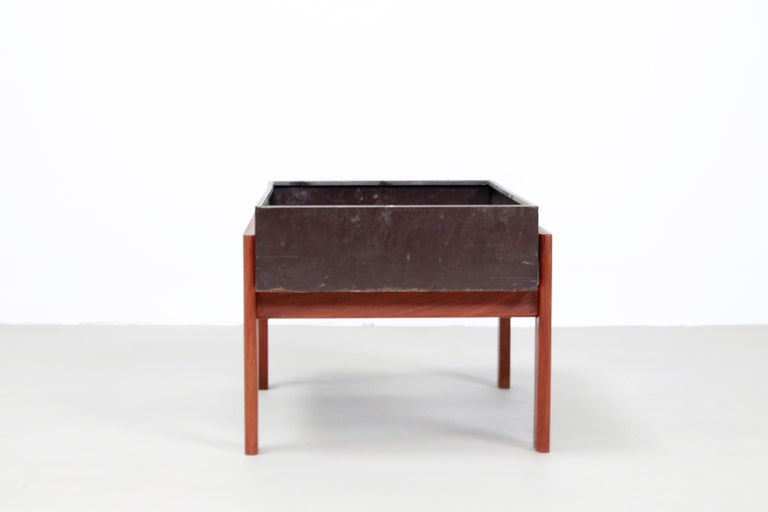 Mid-Century Modern Danish Planter in Teak, 1960 at 1stDibs