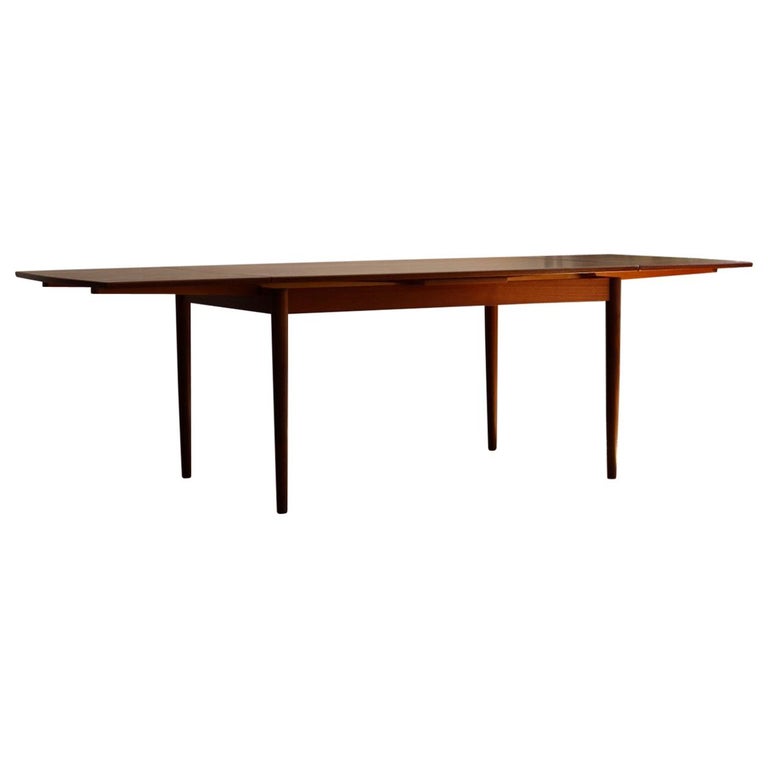 Mid-Century Modern Danish Teak Dining Table For Sale at 1stDibs