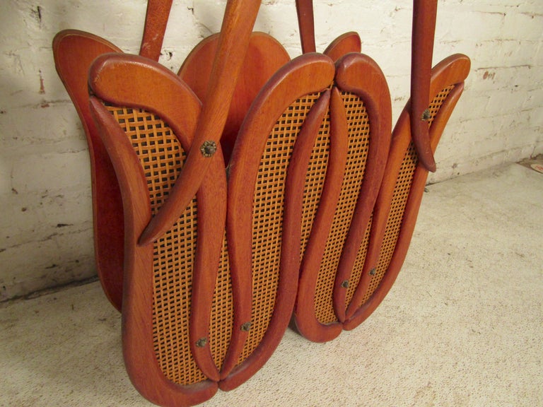 Mid-Century Modern Decorative Magazine Rack For Sale at 1stDibs