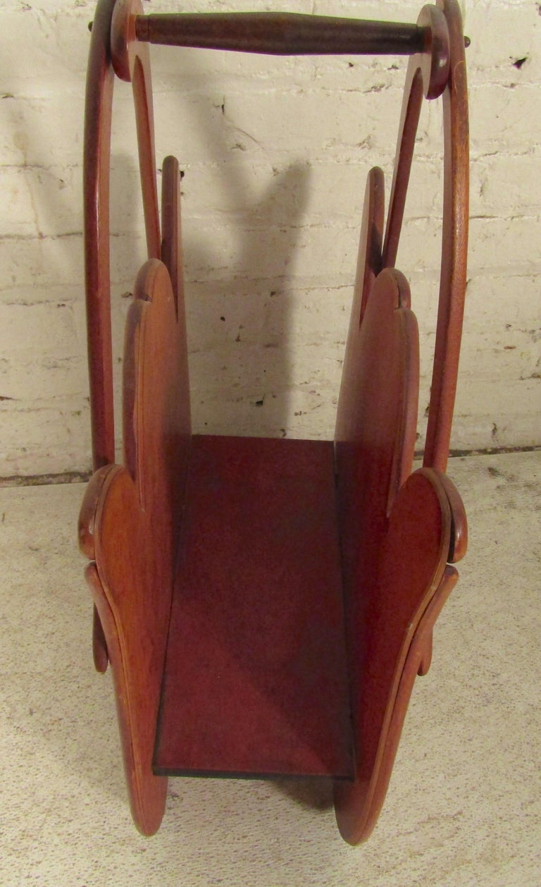 Mid-Century Modern Decorative Magazine Rack For Sale at 1stDibs