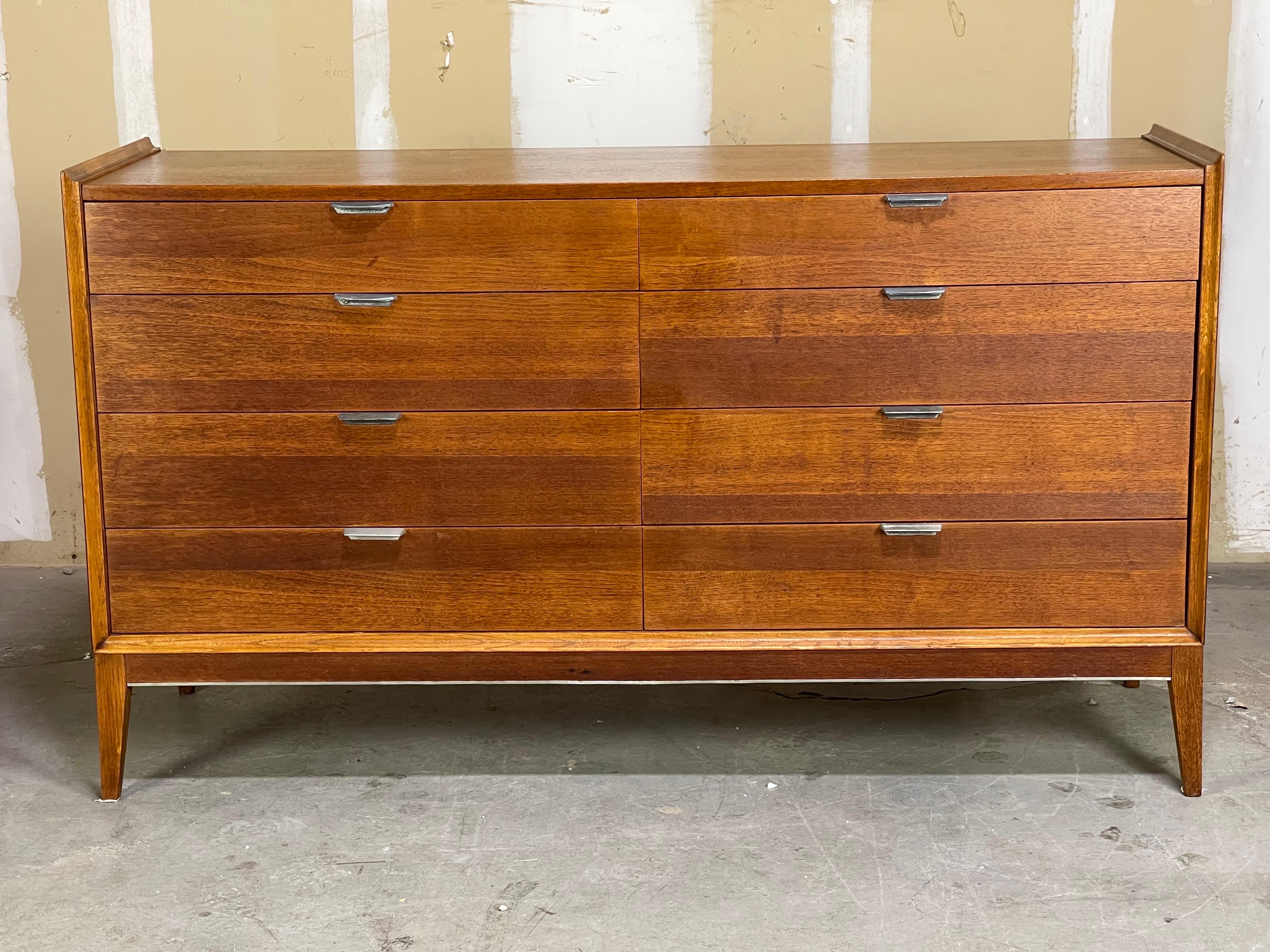 Mid-Century Modern Dresser in Walnut by Arthur Umanoff for Cavalier at ...