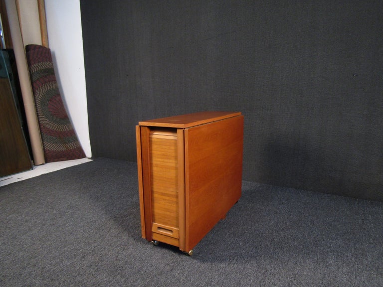 Mid-Century Modern Drop Leaf Dining Room Set at 1stDibs