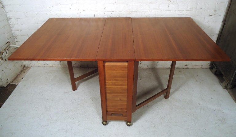 Mid-Century Modern Drop Leaf Table and Chairs For Sale at 1stDibs