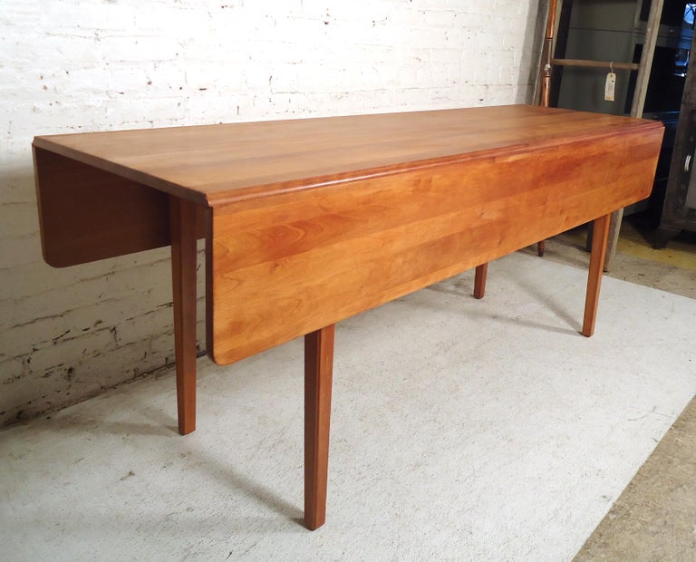 Mid-Century Modern Drop Leaf Table For Sale at 1stDibs