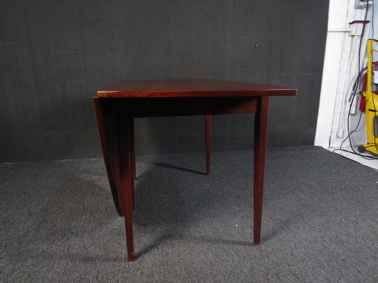 Mid-Century Modern Drop Leaf Table For Sale at 1stDibs