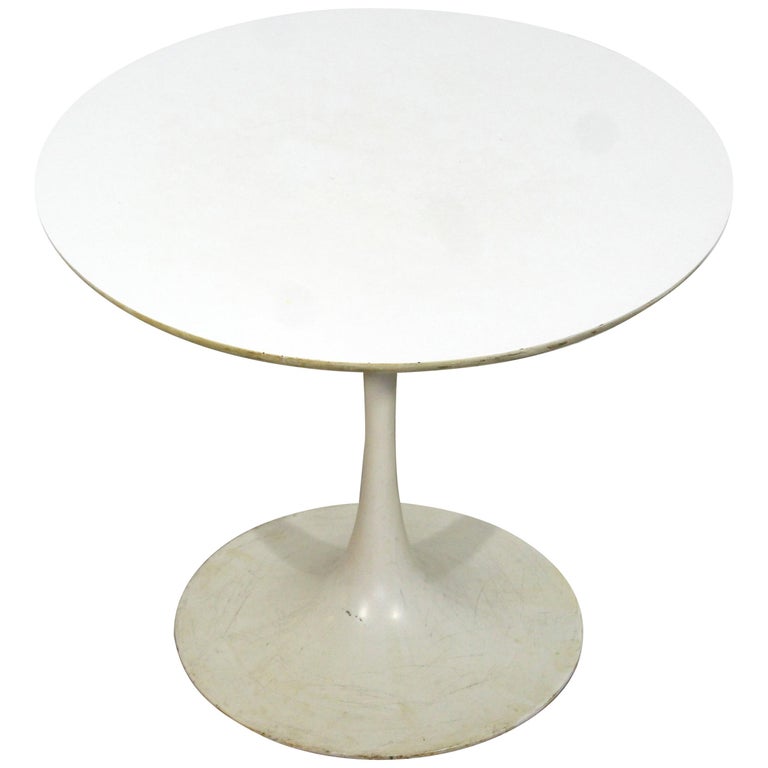 Mid-Century Modern Early Saarinen Knoll Round White Tulip Side End ...