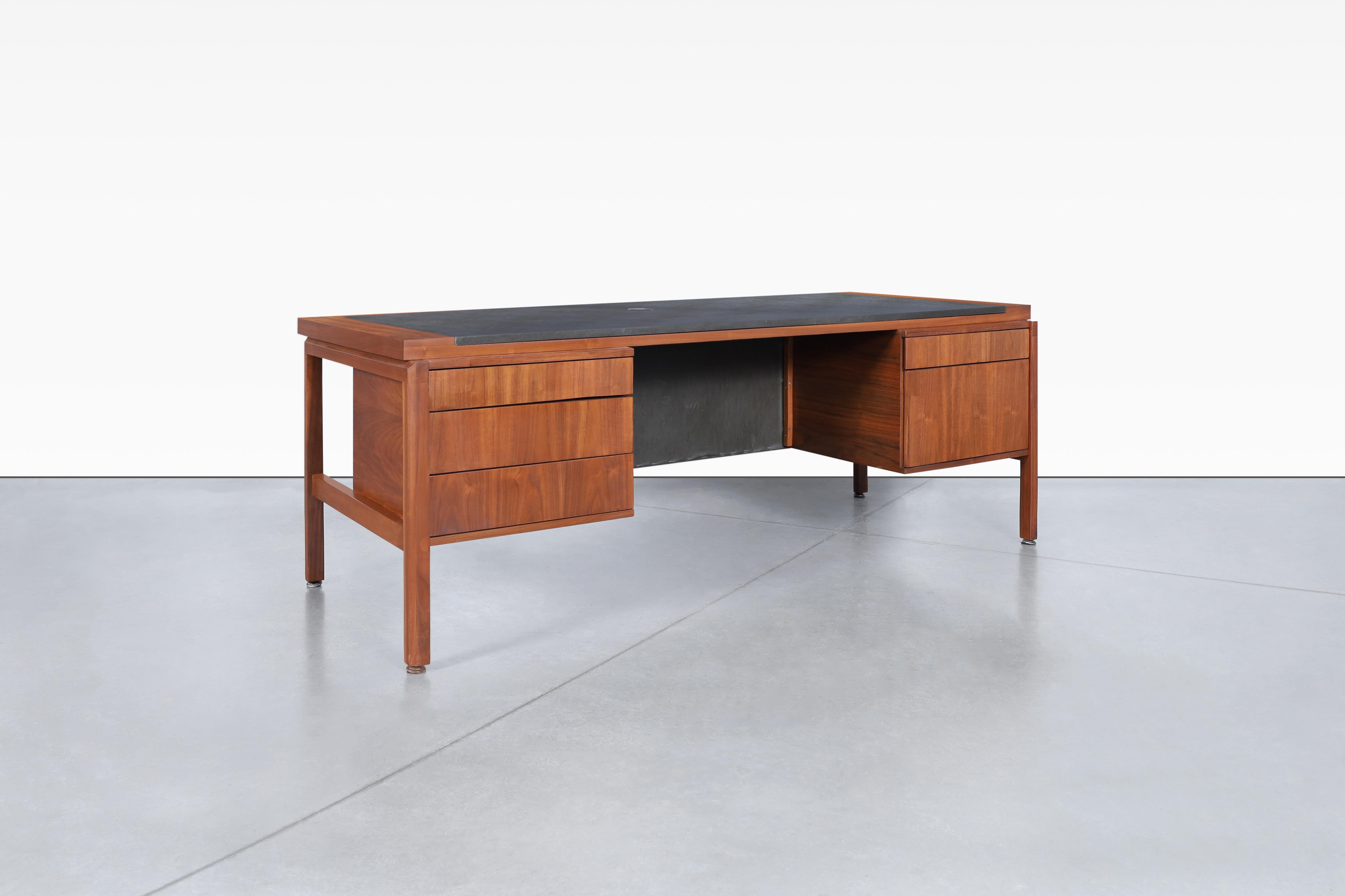 Mid-Century Modern Executive Walnut Desk For Sale at 1stDibs