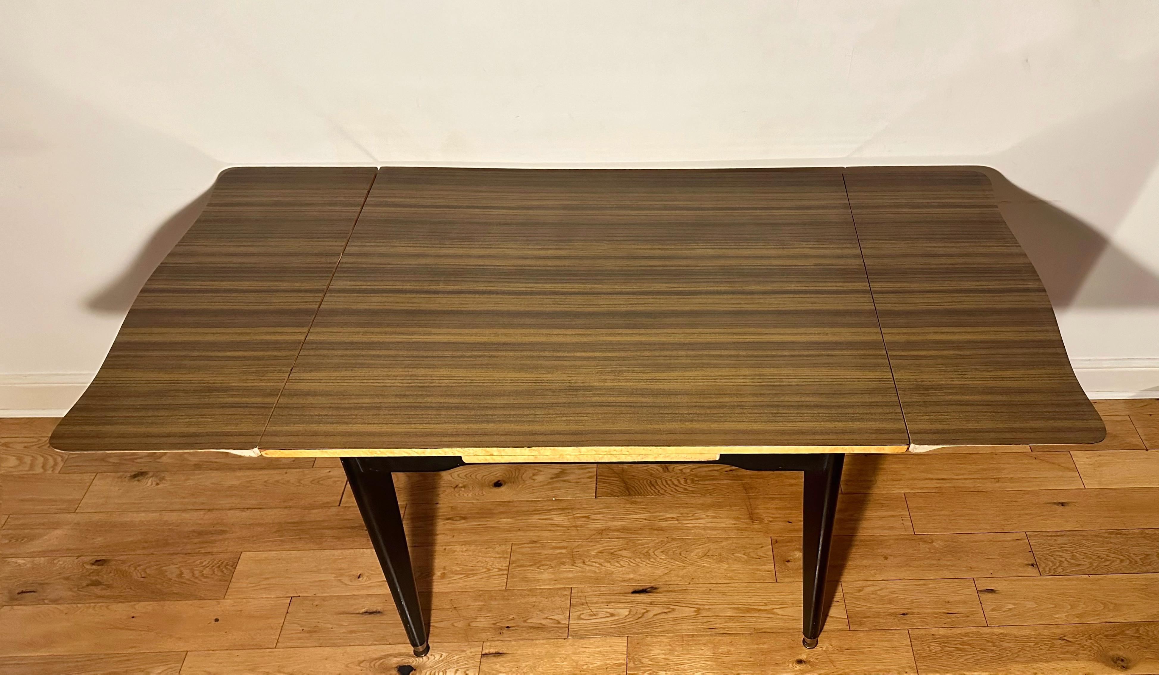 Mid-Century Modern Extending Dining Formica Table For Sale at 1stDibs