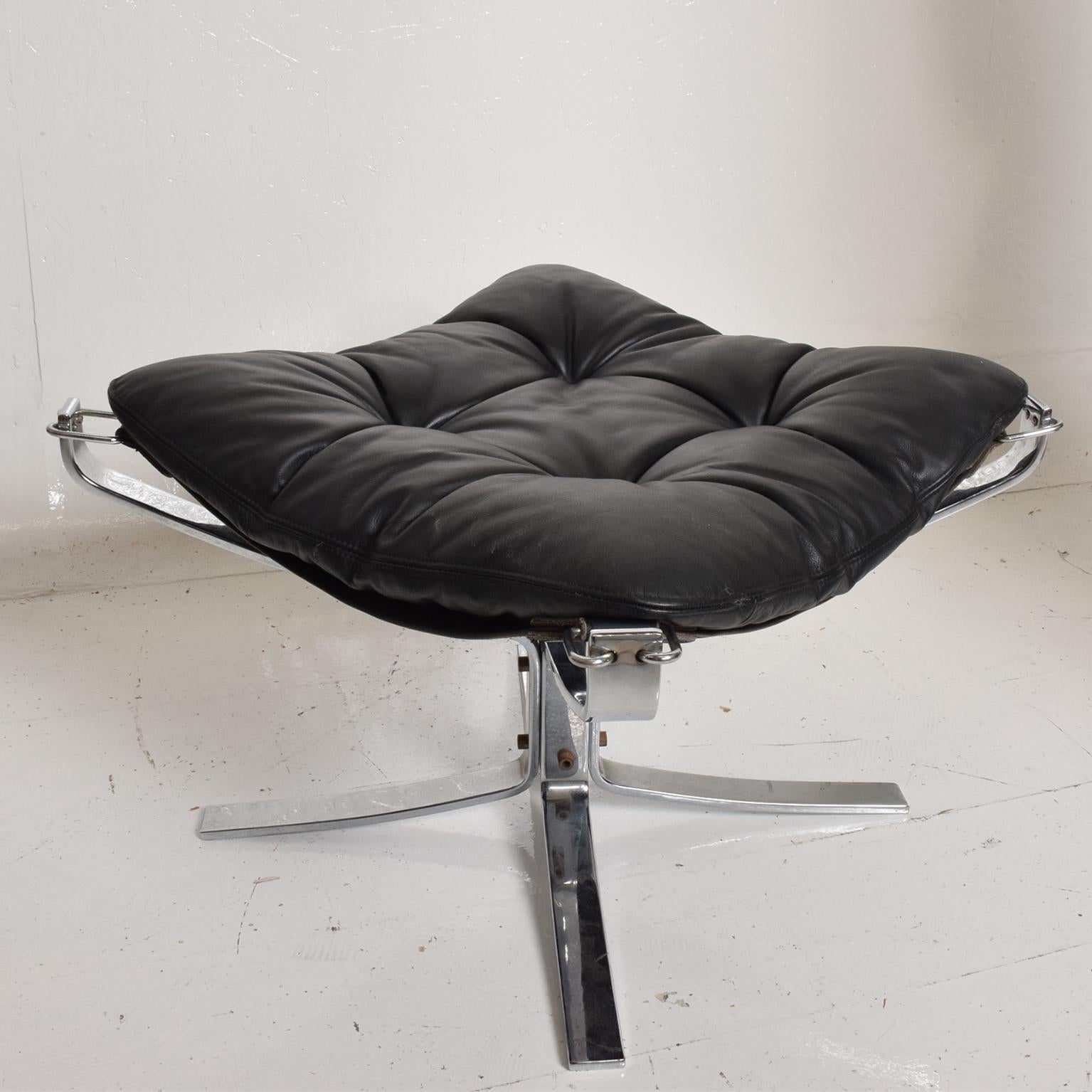 Mid-Century Modern Falcon Chair and Ottoman in Chrome Frame by Sigurd ...
