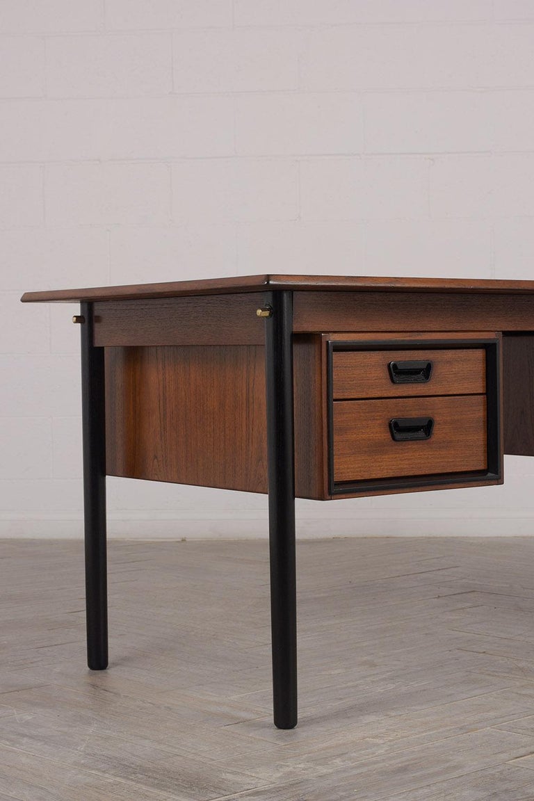 Mid-Century Modern Floating Desk For Sale at 1stdibs