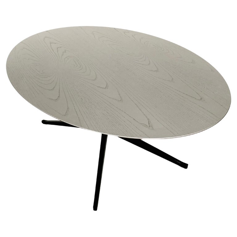 Bureau ovale moderne du milieu du siècle par Florence Knoll, modèle ...