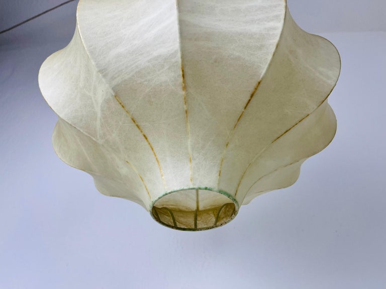 Mid-Century Modern Flower Shape Cocoon Pendant Light, 1960s, Italy For ...