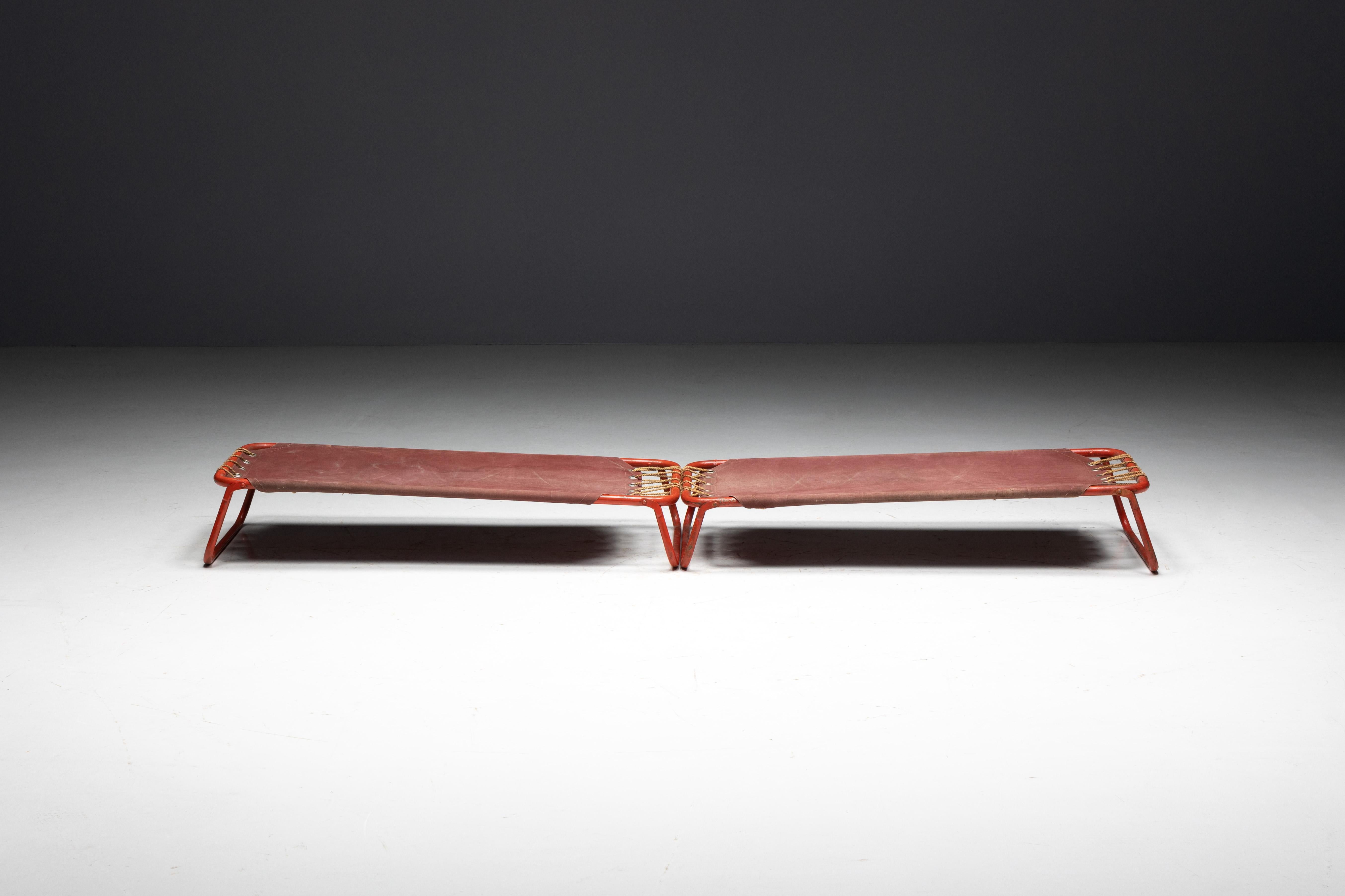 Mid-Century Modern Folding Sunbeds, 1970s For Sale at 1stDibs