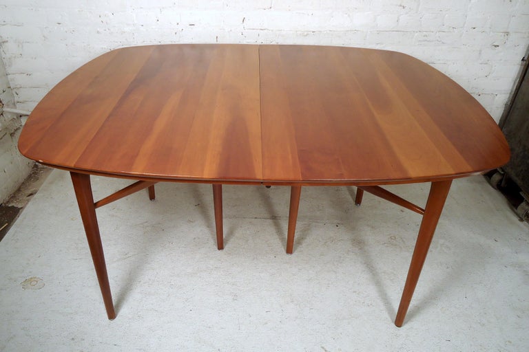 Mid-Century Modern Gate Leg Style Dining Table For Sale at 1stDibs