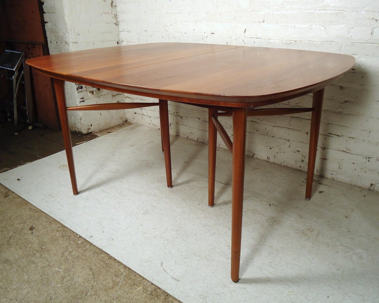 Mid-Century Modern Gate Leg Style Dining Table For Sale at 1stDibs
