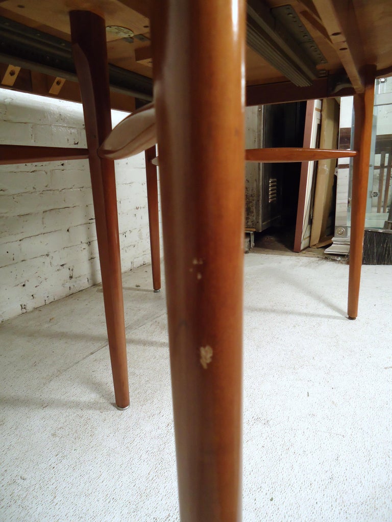 Mid-Century Modern Gate Leg Style Dining Table For Sale at 1stDibs