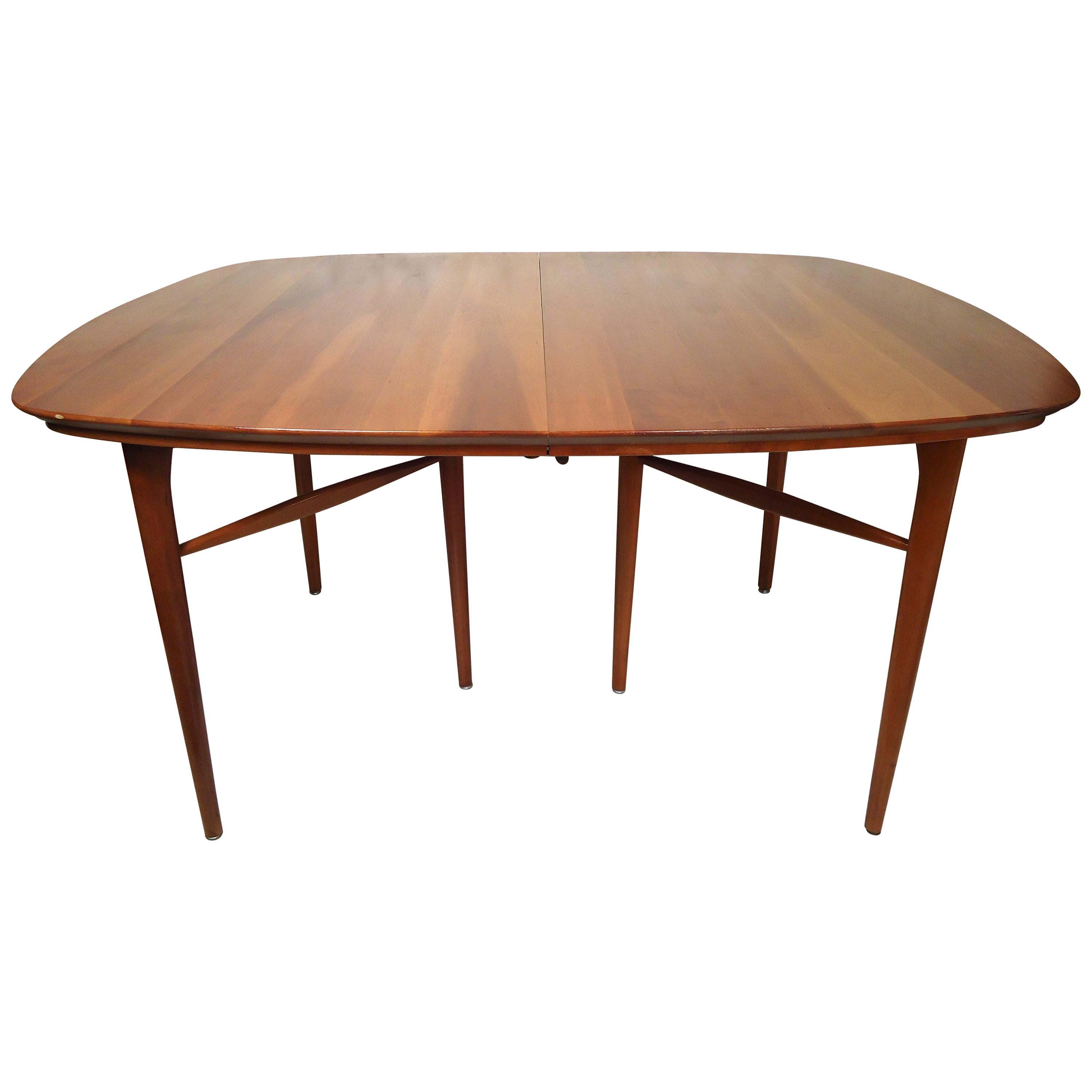 Mid-Century Modern Gate Leg Style Dining Table For Sale at 1stDibs