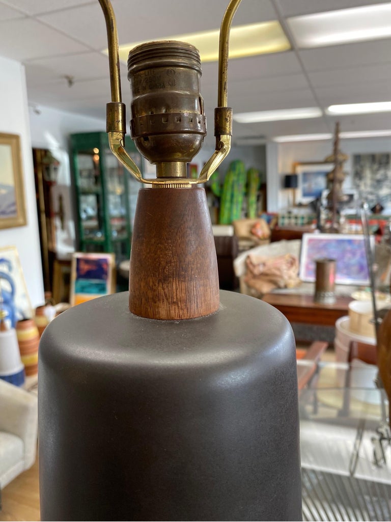Mid-Century Modern Gordon and Jane Martz Ceramic Table Lamp For Sale at ...