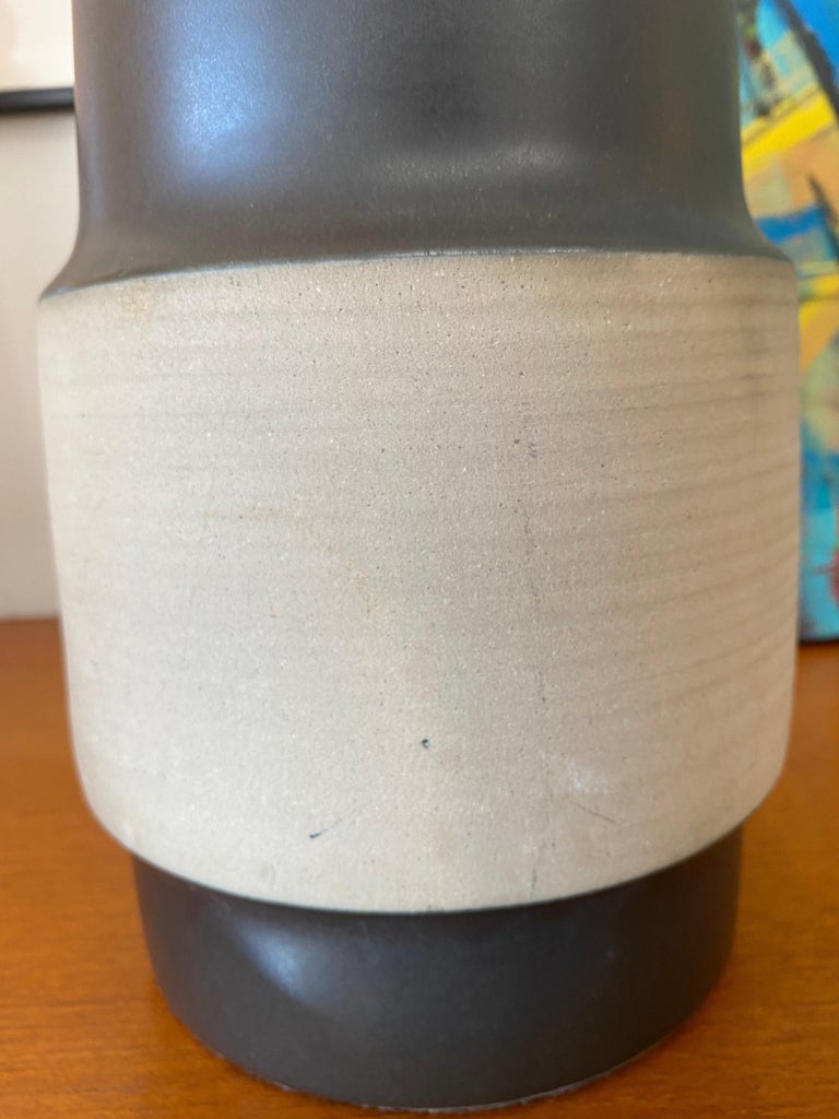 Mid-Century Modern Gordon and Jane Martz Ceramic Table Lamp For Sale at ...
