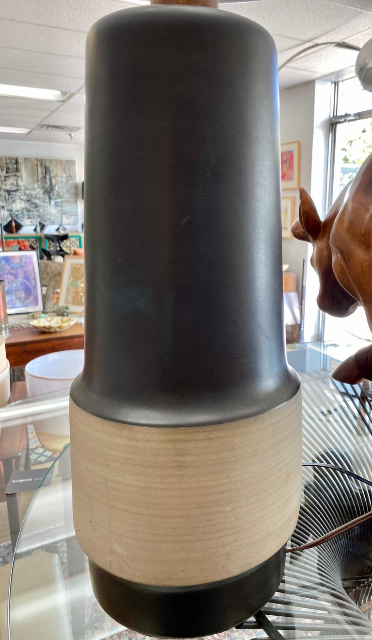 Mid-Century Modern Gordon and Jane Martz Ceramic Table Lamp For Sale at ...