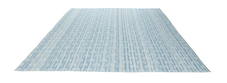 Mid-Century Modern Handwoven Flat-Weave Rug in Shades of Blue For Sale ...