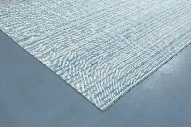 Mid-Century Modern Handwoven Flat-Weave Rug in Shades of Blue For Sale ...
